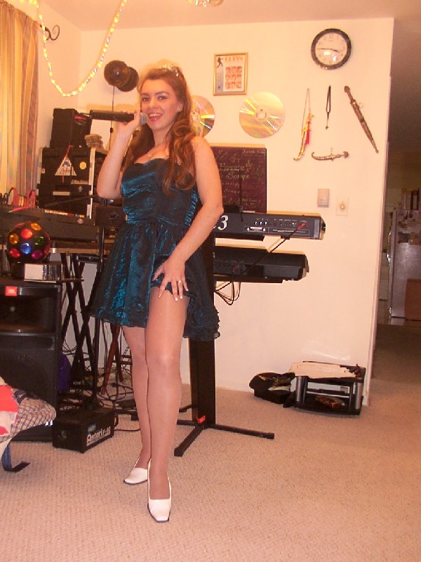 Russian singer Elena Harris from Grand Forks, ND