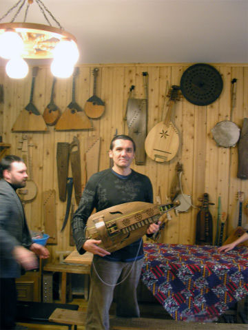 Russian traditional musical instruments